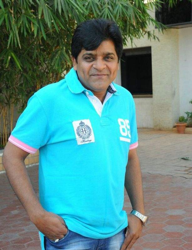 Ali poses for camera ! - M9.news