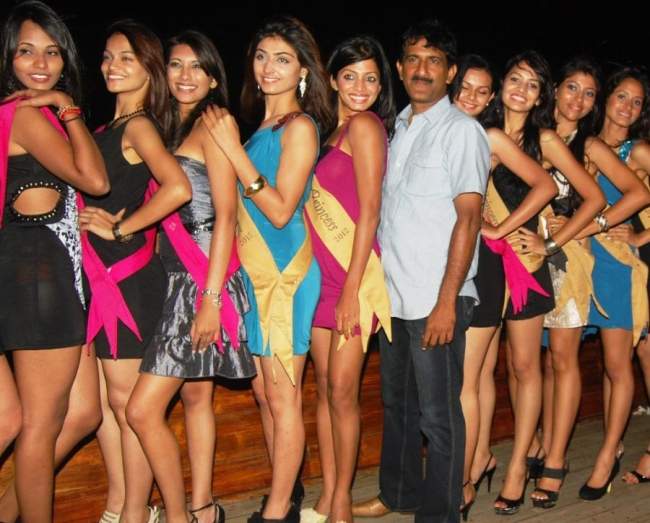 Indian Princess Beauty Pageant Boat Show Stills - M9.news