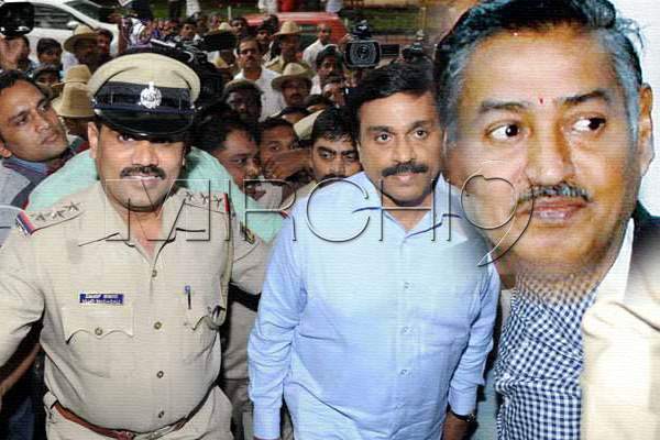 Mysterious death in Gaali's Cash for Bail scam! - M9.news