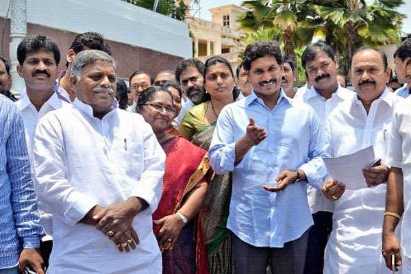 Jagan initiates talks with Nehru - M9.news