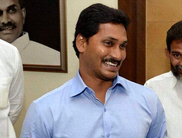 Sakshi's venom on Naidu proving fatal for Jagan? - M9.news