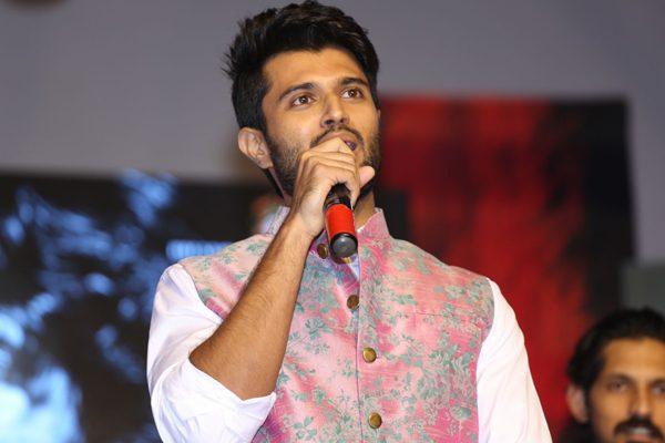 Arjun Reddy Becomes Shockingly Savage at Pre-Release Event