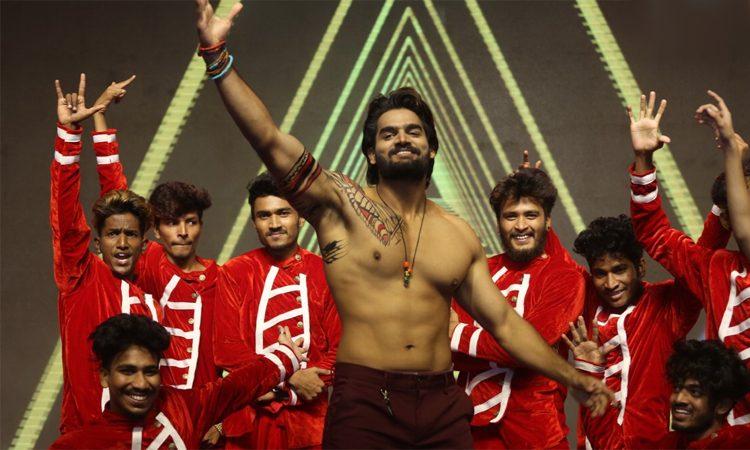RX 100 Hero Karthikeya Removes His Shirt, Again