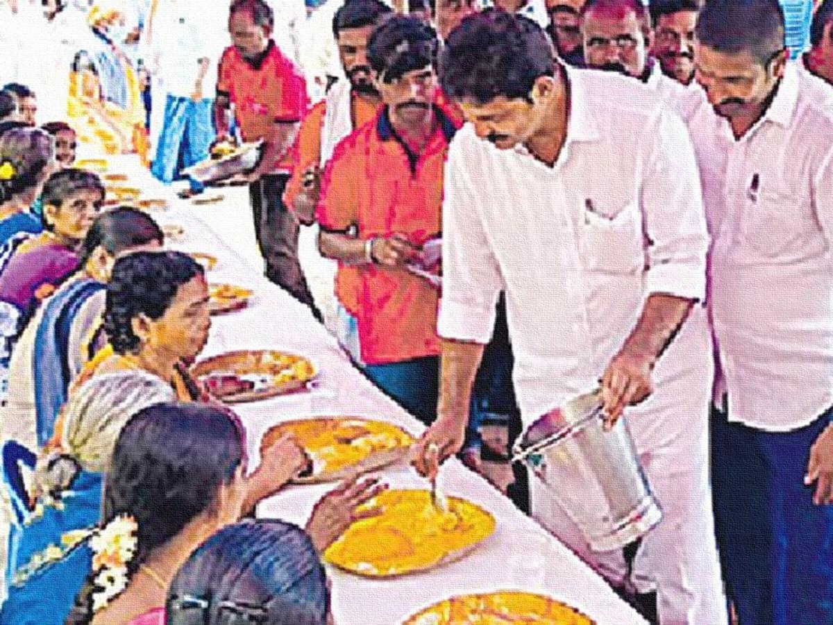 YSRCP MLA Kilari Venkata Rosaiah In Pawan Kalyan Birthday Celebrations