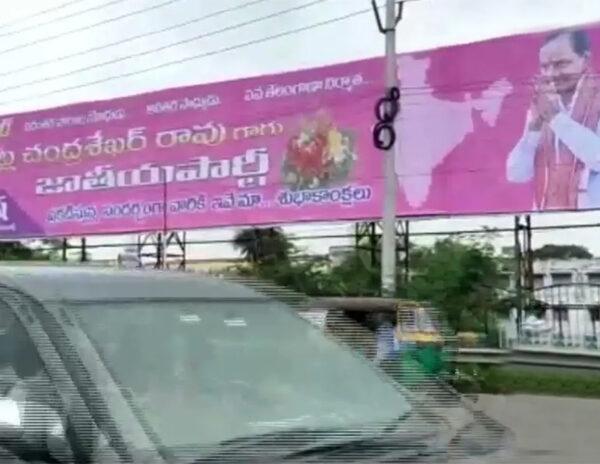 మనవాళ్ళు ఒట్టి వెదవలోయ్... గిరీశం ఊరికే అనలేదుగా!