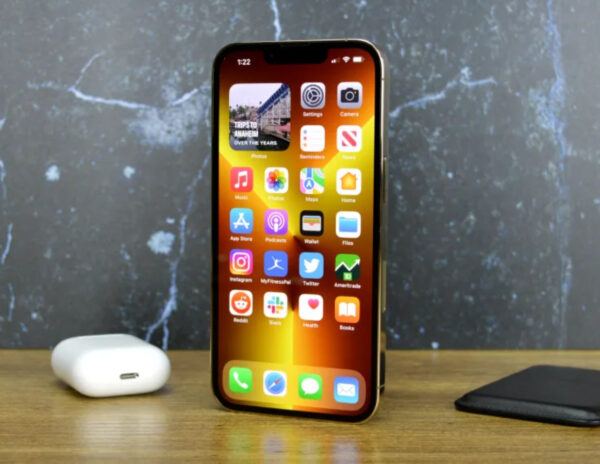 Apple Eliminates iPhone Notch