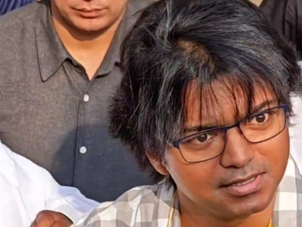 Fans Scared About Star Hero Vijay's Poor Styling