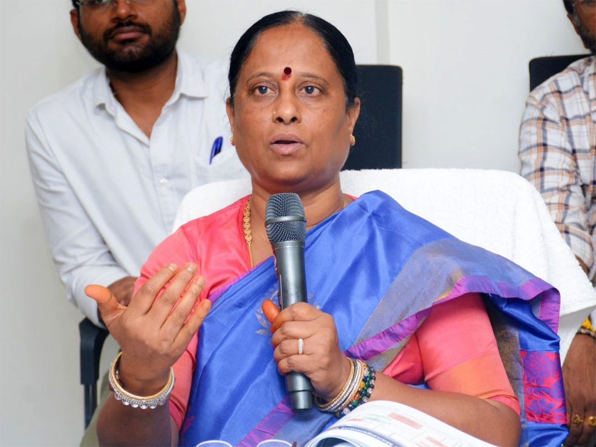 Konda Surekha Takes Back Her Words