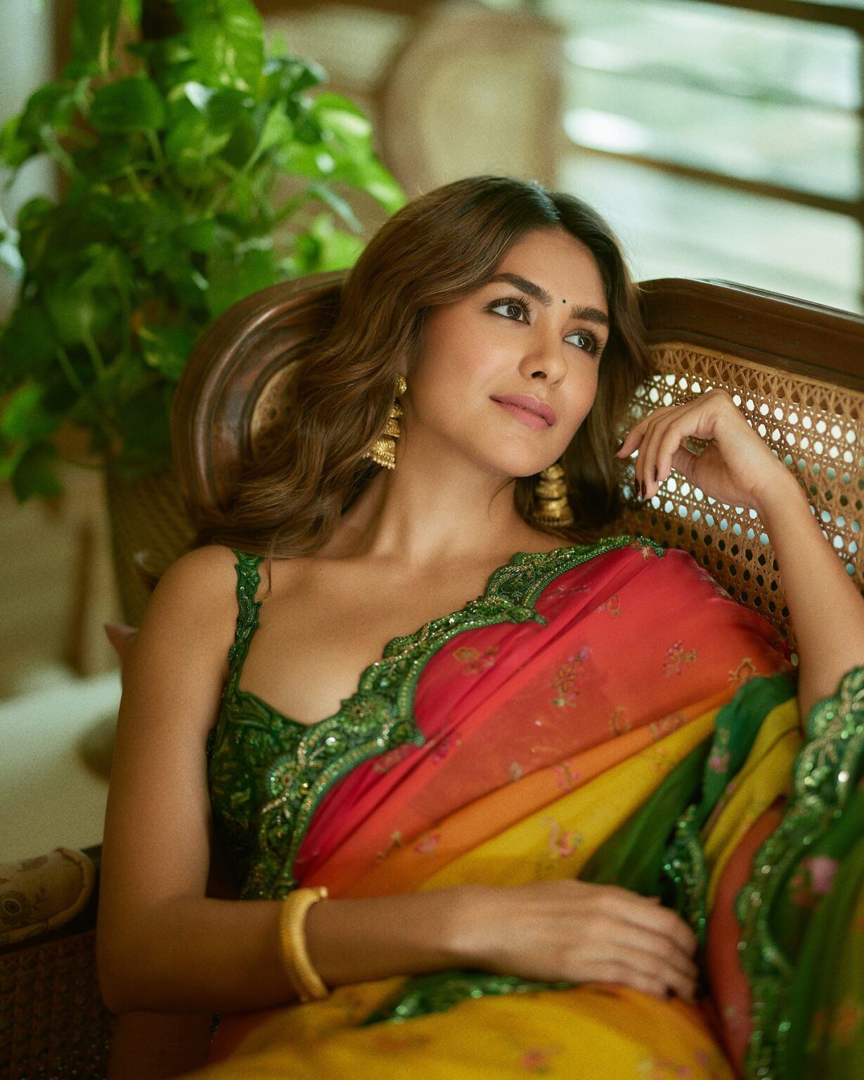 Mrunal Thakur Turns up the Saree Heat