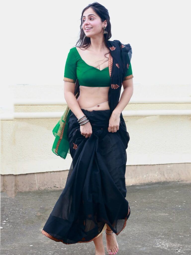 Rose Sardana Slays In Breezy Saree Glam Mood