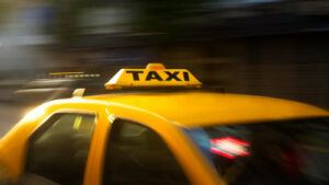 Kolkata Cab Driver Wins Praise for Helping Drunk Woman