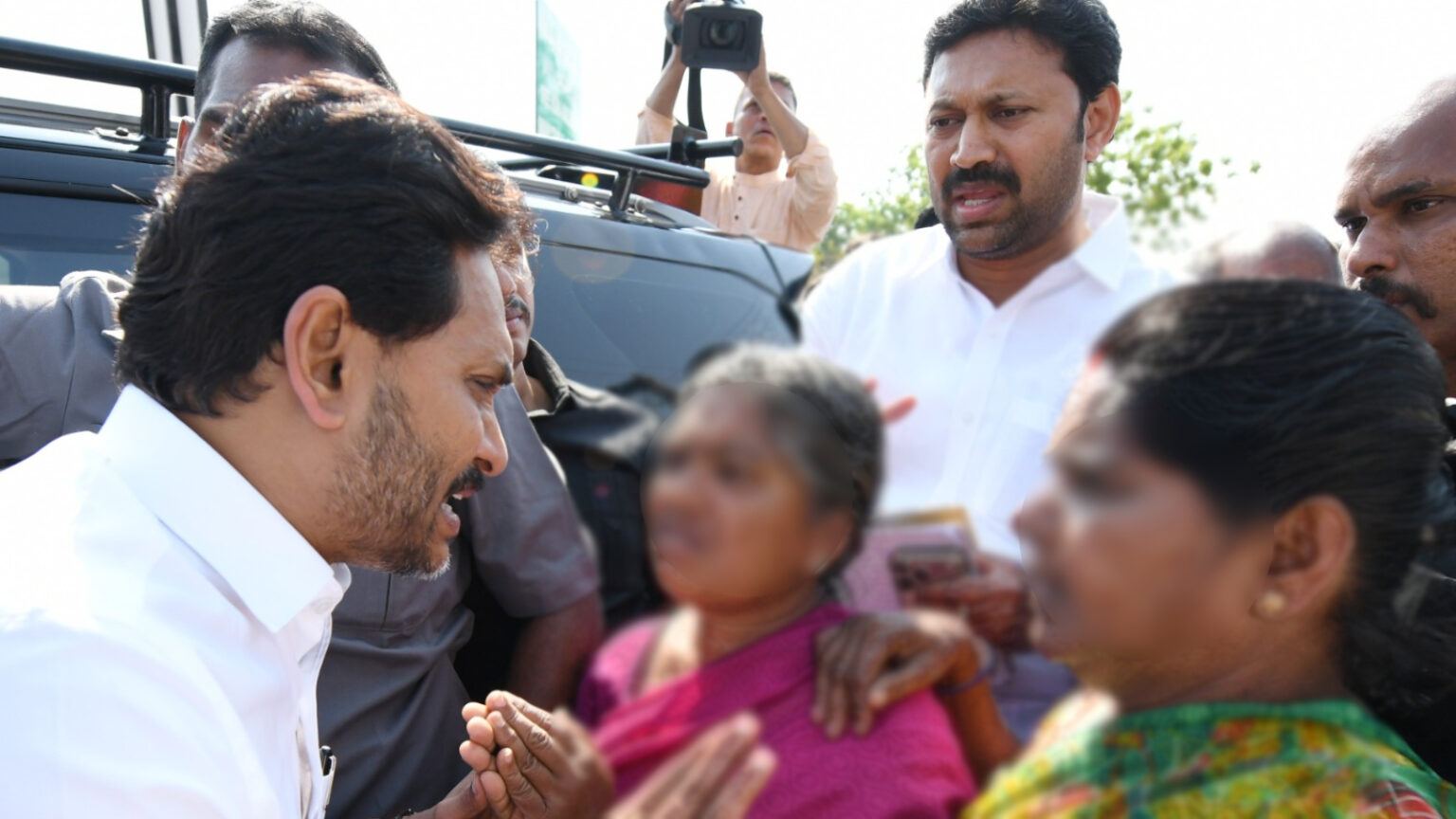 Jagan’s 3 Years Kallu Mooskondi Sparks Debate Pulivendula Tour
